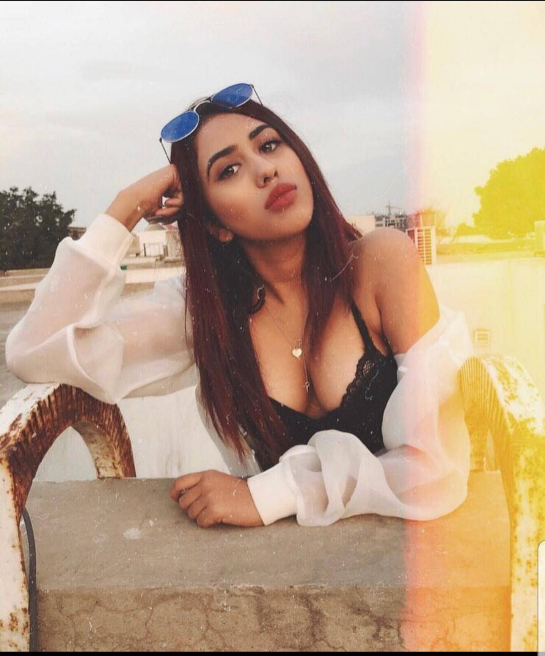 Ara - 08 | Scrolller