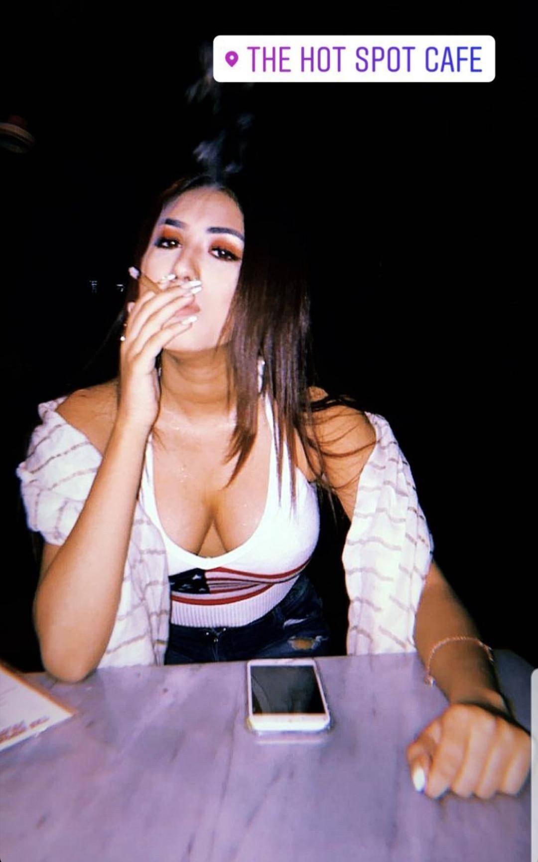 Ara - 15 | Scrolller