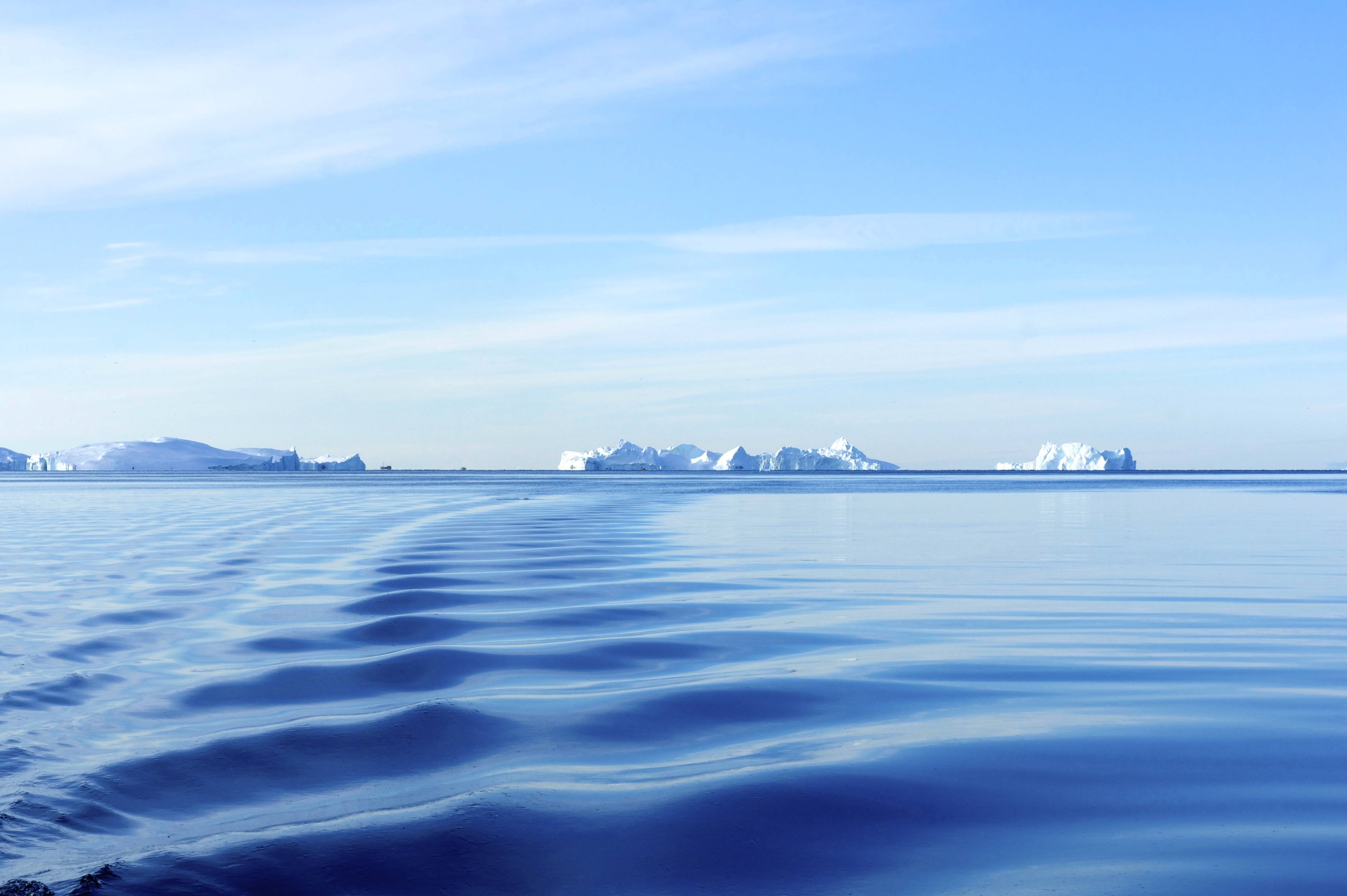 Arctic Doldrums - Ilulissat, Greenland (x-post from /r/waterporn) | Scrolller