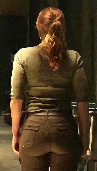 Are those visible thong lines ? | Scrolller