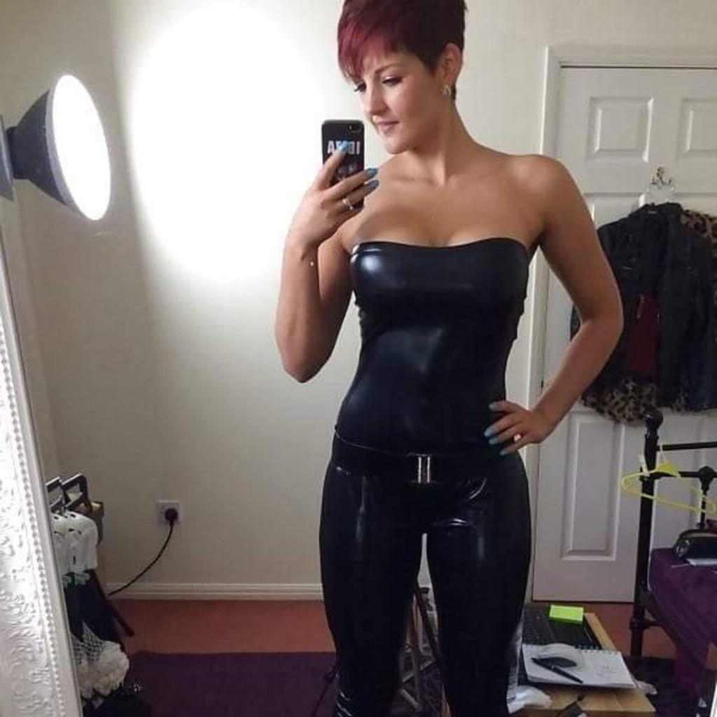 Are you willing to be totally honest and submissive to this mistress? Kik me (mistress_sarah140 ...