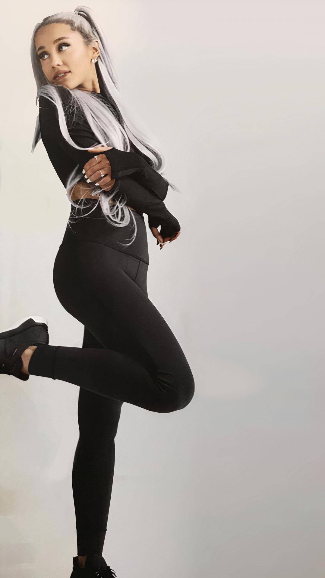 Ari in black leggings😍 | Scrolller