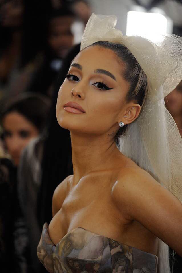 Ariana Grande so so very attractive | Scrolller