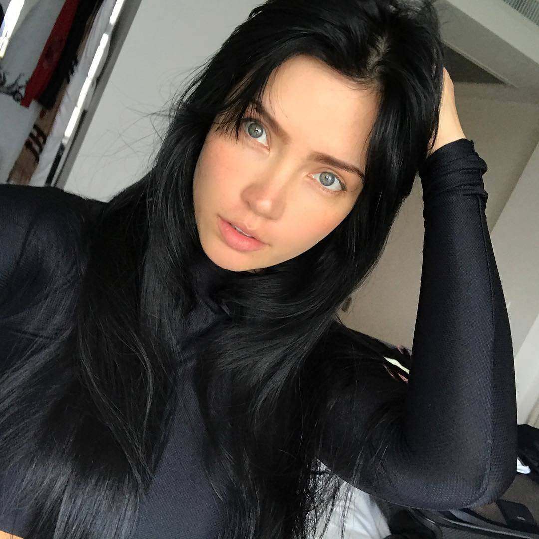 Ariana James | Scrolller