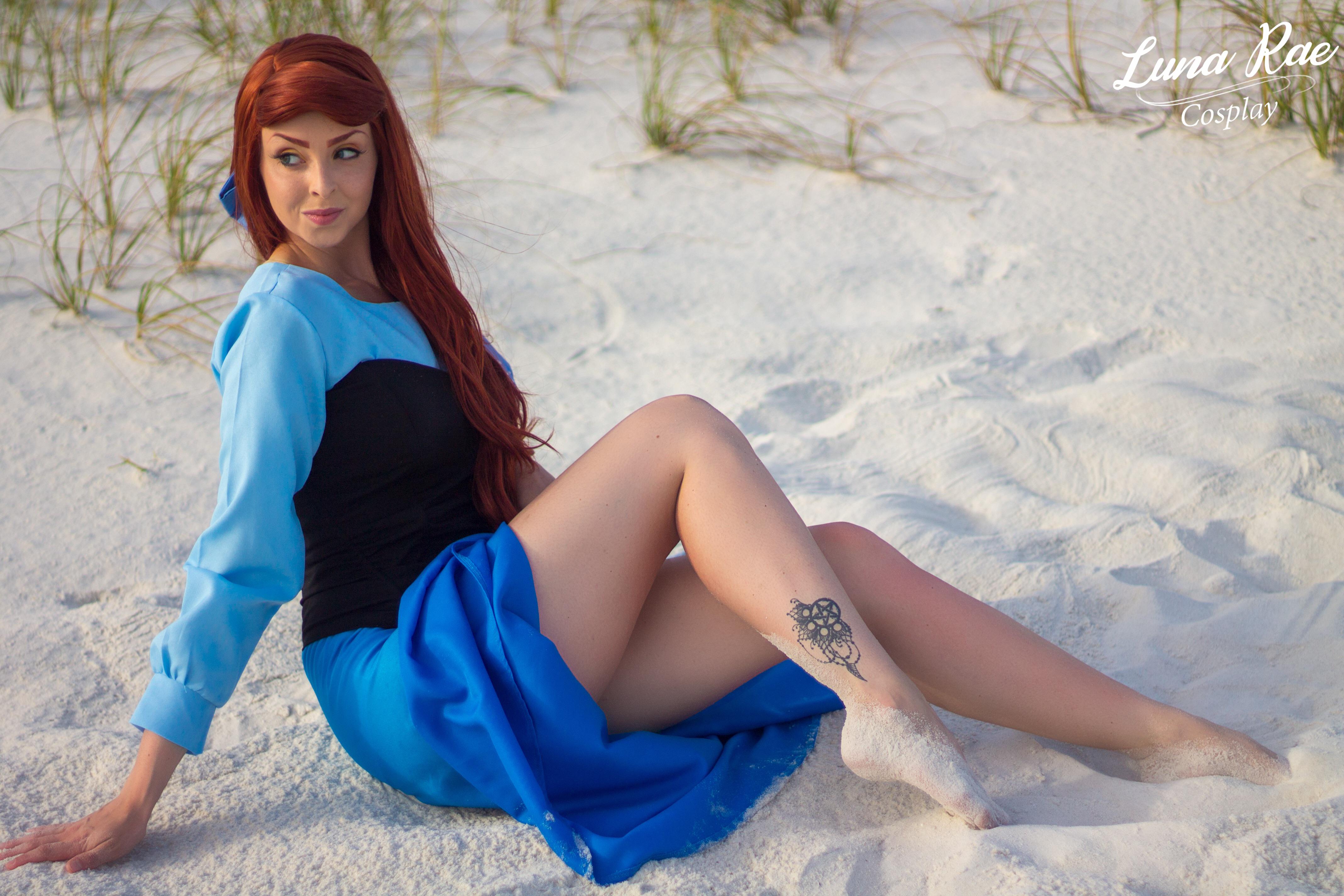 [self] Ariel kiss the girl cosplay by lunaraecosplay | Scrolller