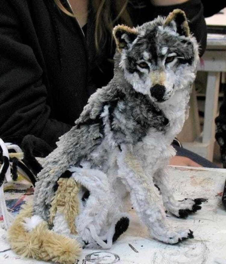 Artist makes wolf out of pipe cleaners | Scrolller