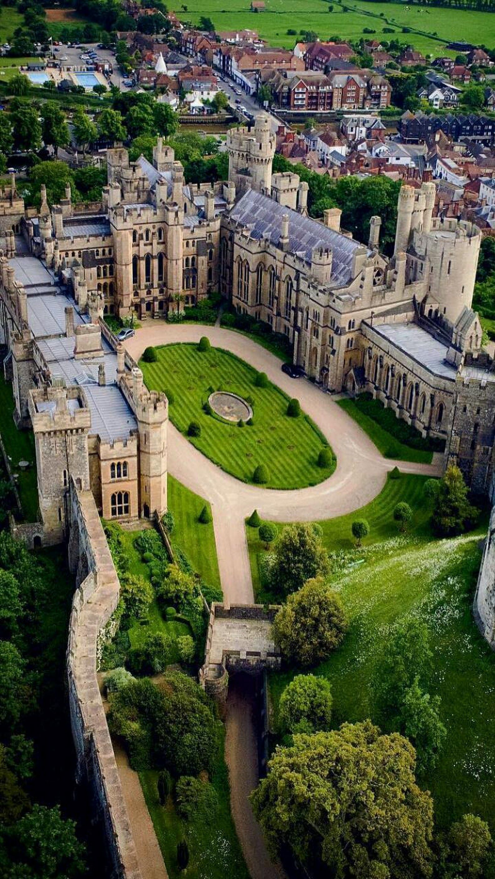 Arundel Castle, England | Scrolller