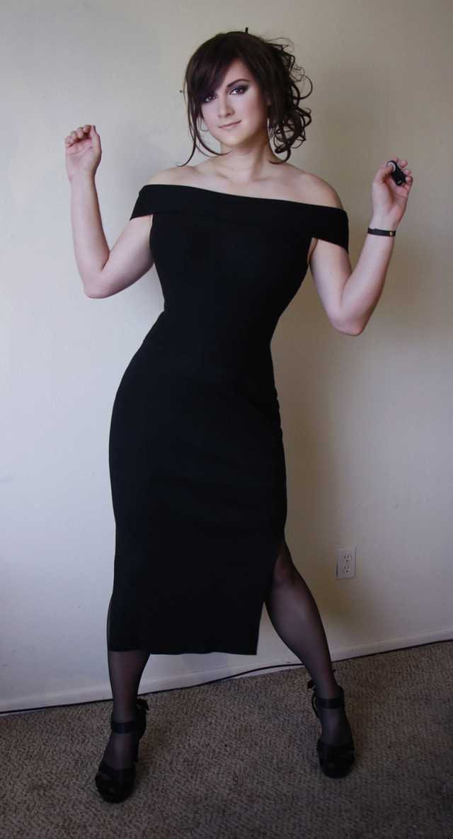 Ashley Barron | Scrolller