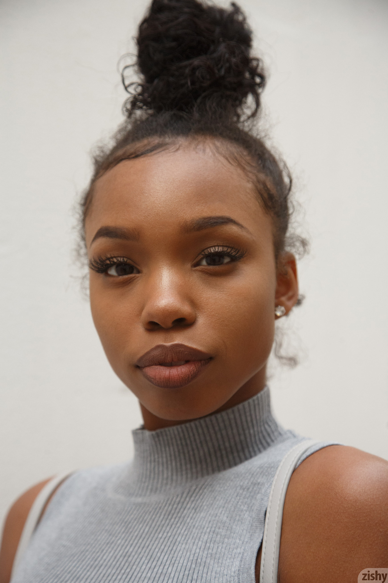 Asia Amour | Scrolller