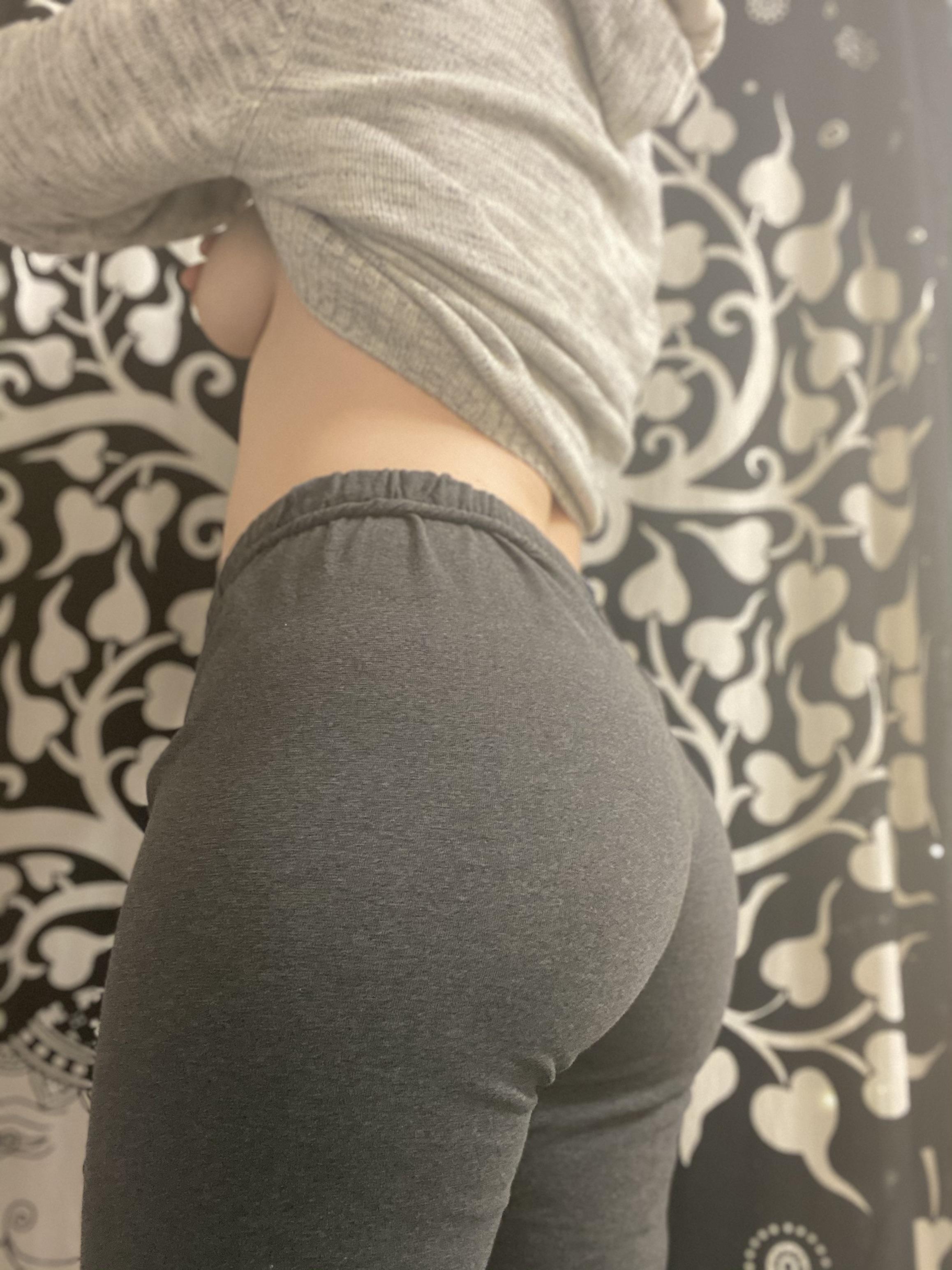ass curve to hip ratio.. | Scrolller