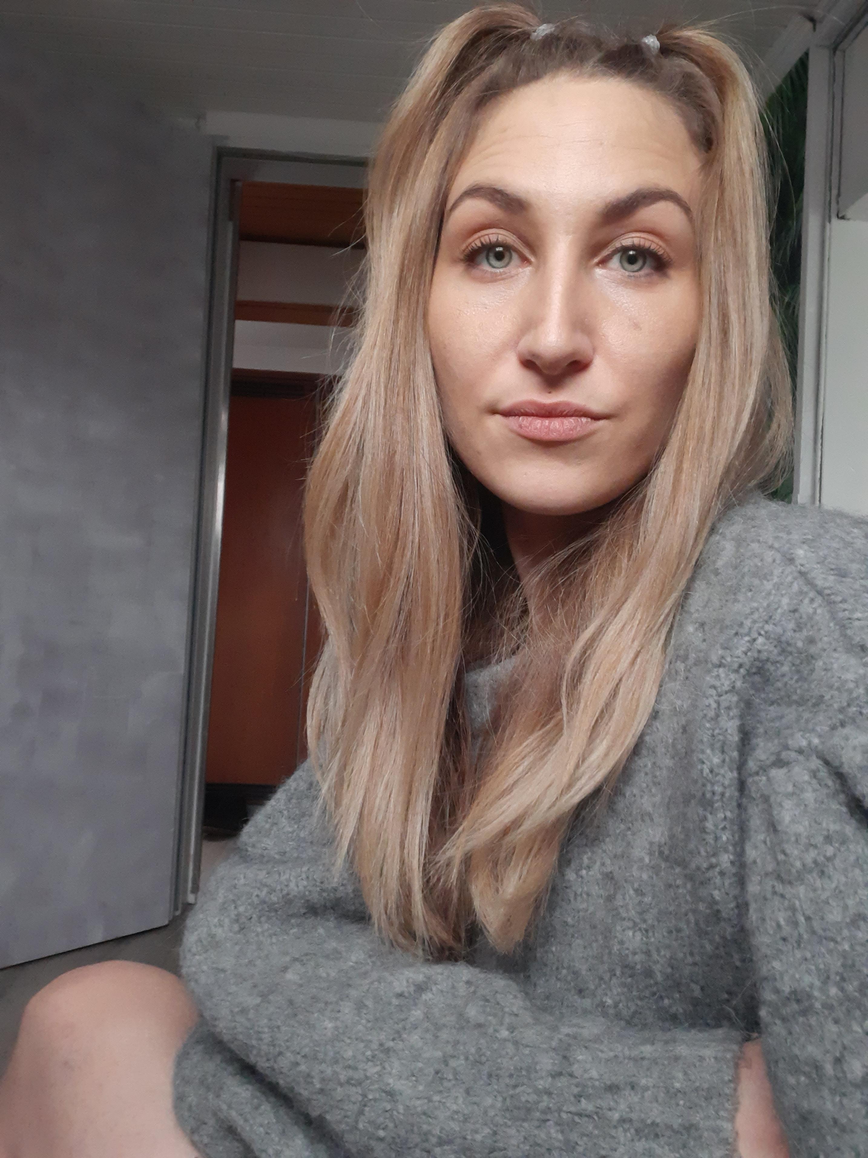 at home, chill'💕 | Scrolller