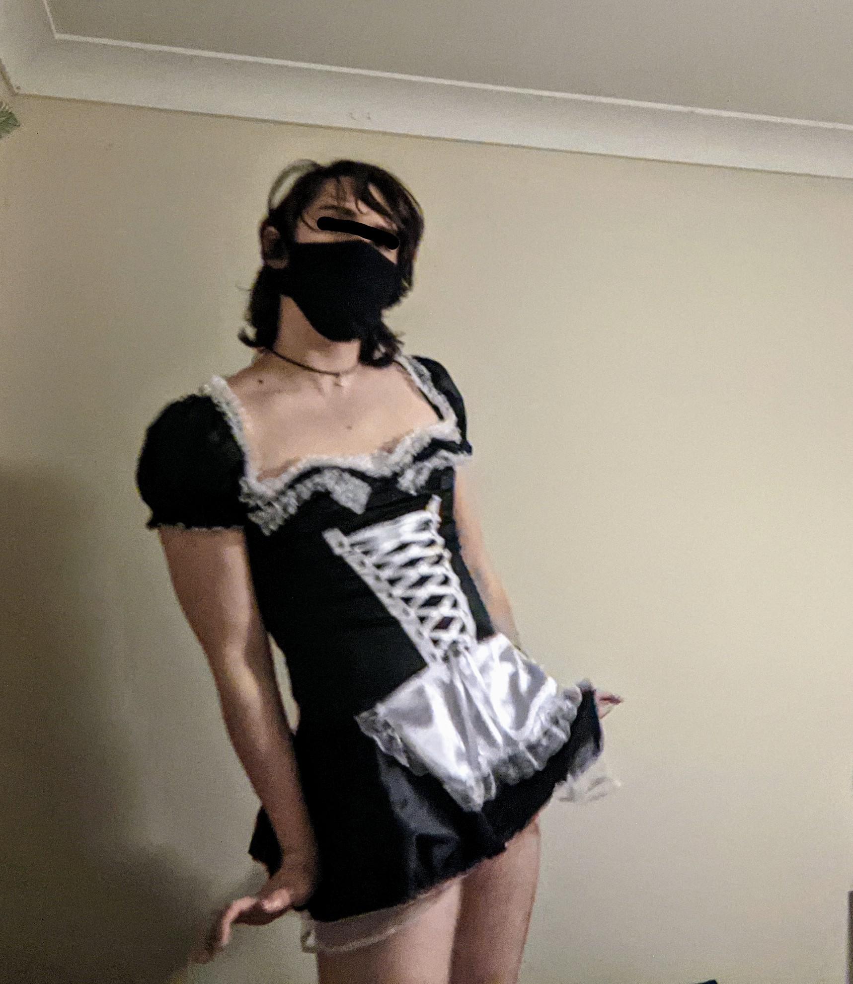 At your service :3 | Scrolller