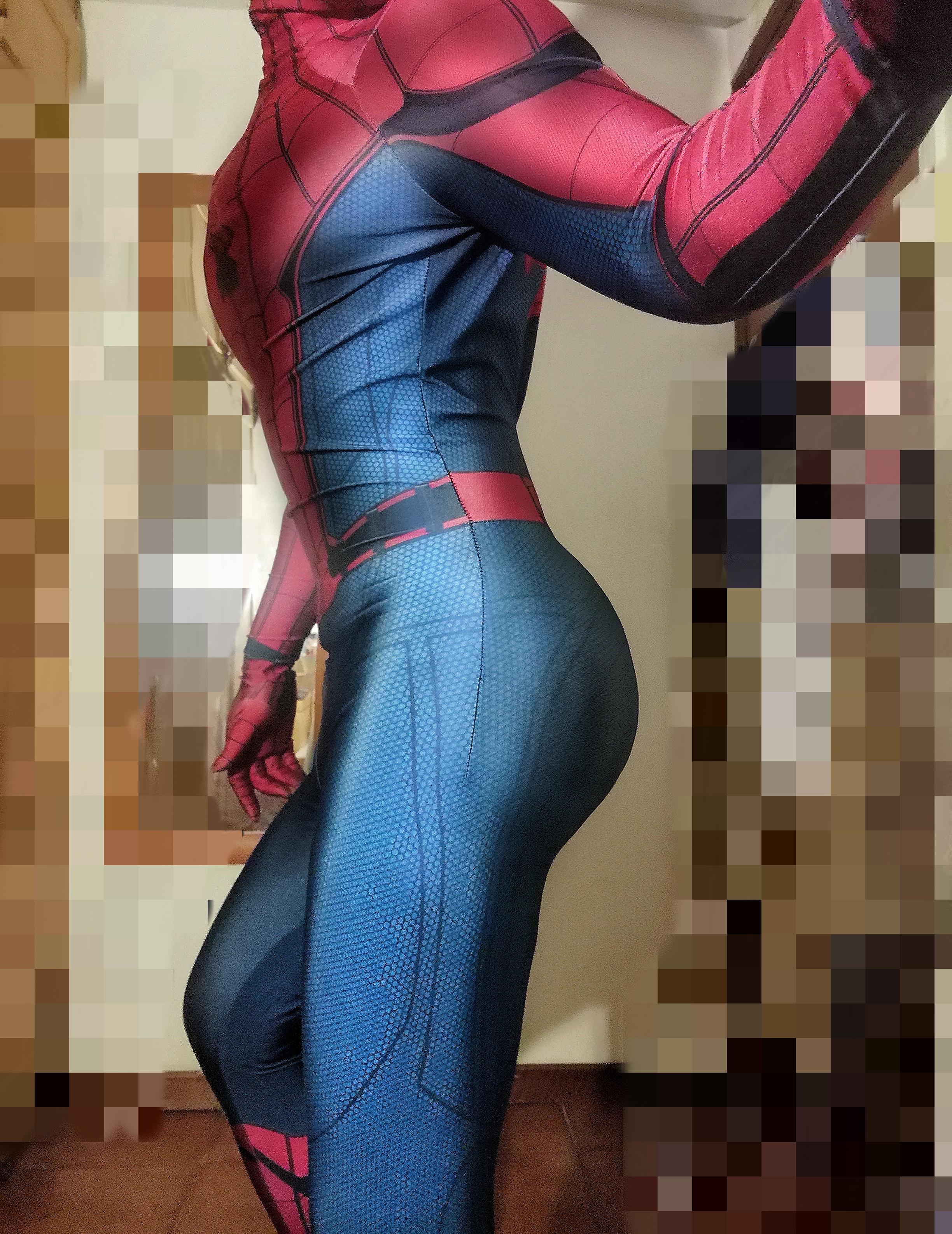 At your service! | Scrolller