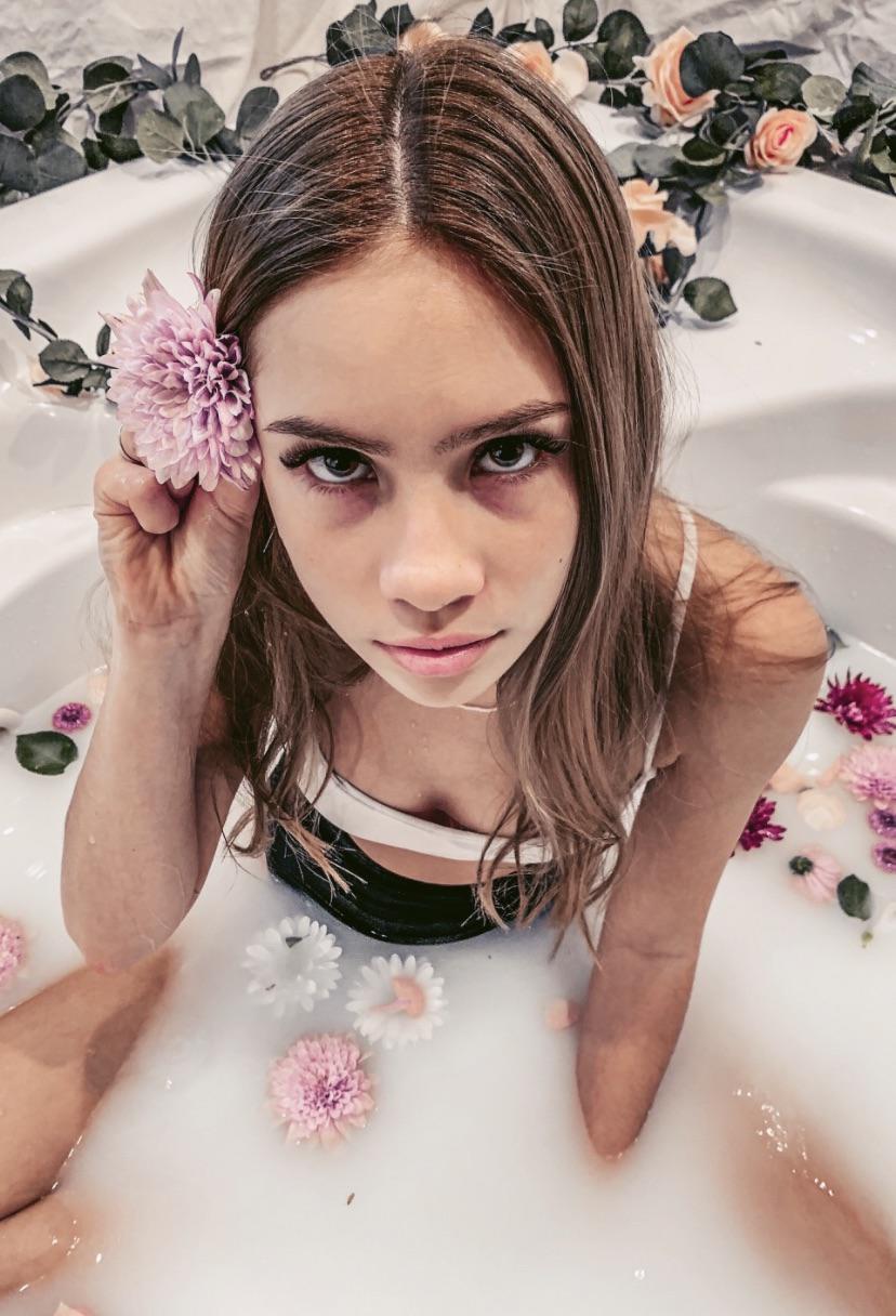 At your service master | Scrolller