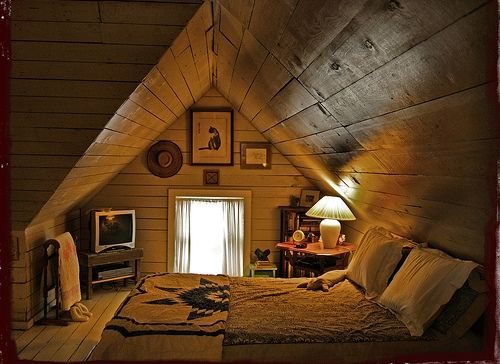 Attic room (x-post from r/cozyplaces) | Scrolller