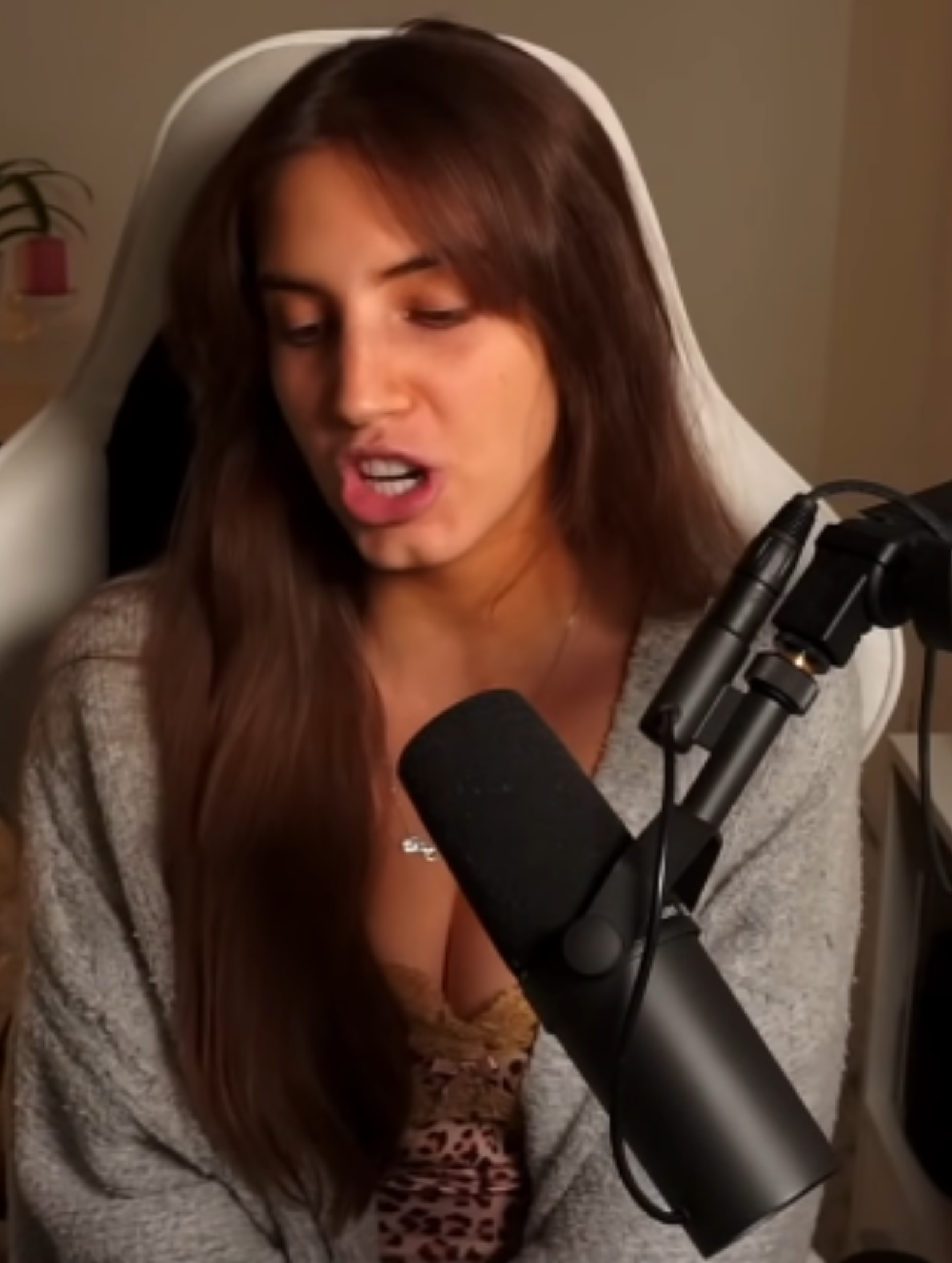 Auf dem neuen Video | Scrolller