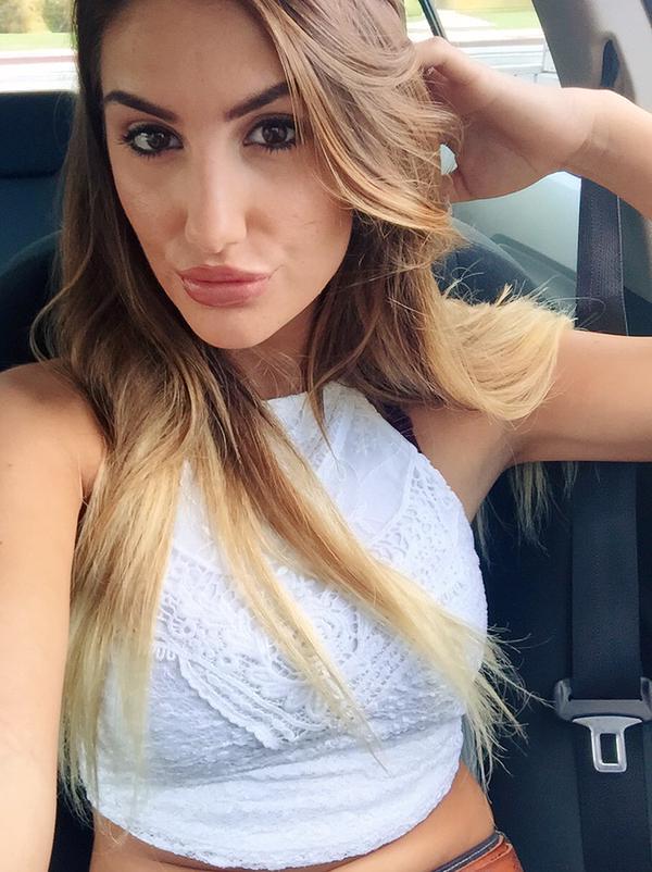 August Ames car selfie (X-post /r/ModelsGoneMild) | Scrolller