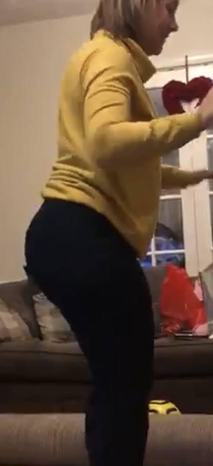 Aunt Anne’s fat arse | Scrolller