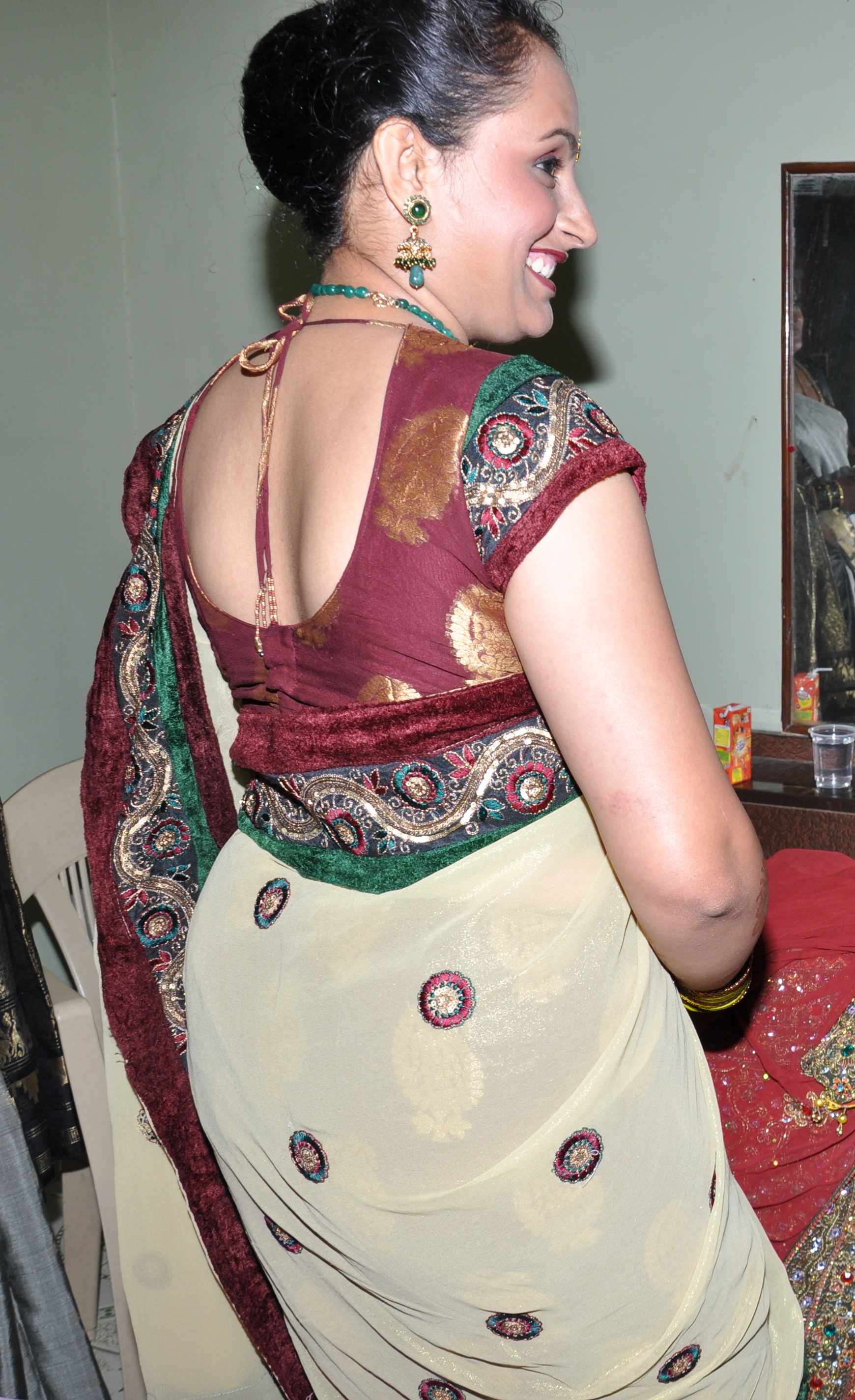 Aunty Got Back | Scrolller