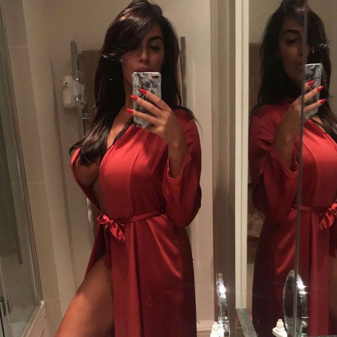 Ava Koxx | Scrolller