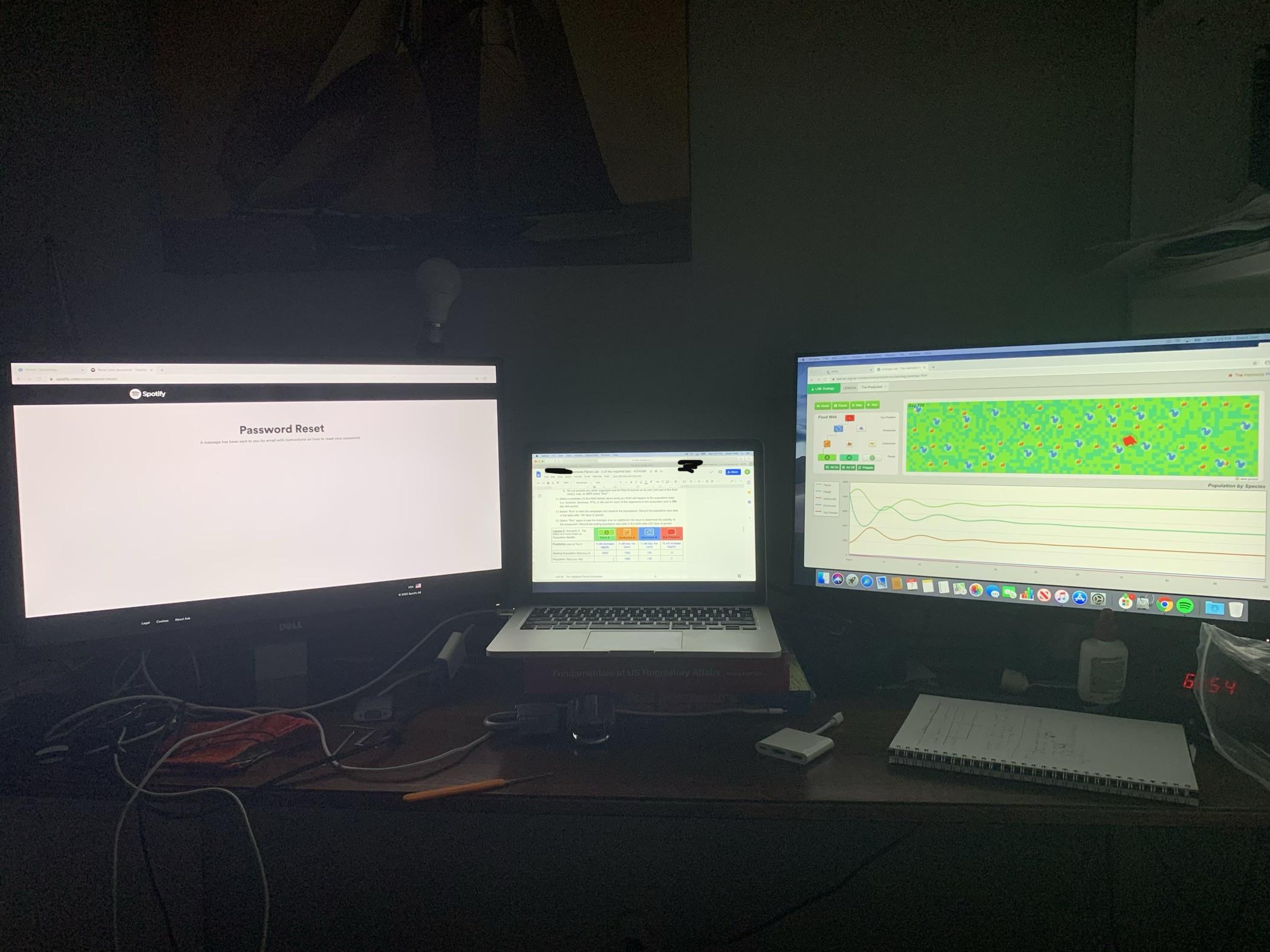 Average MacBook setup for school | Scrolller