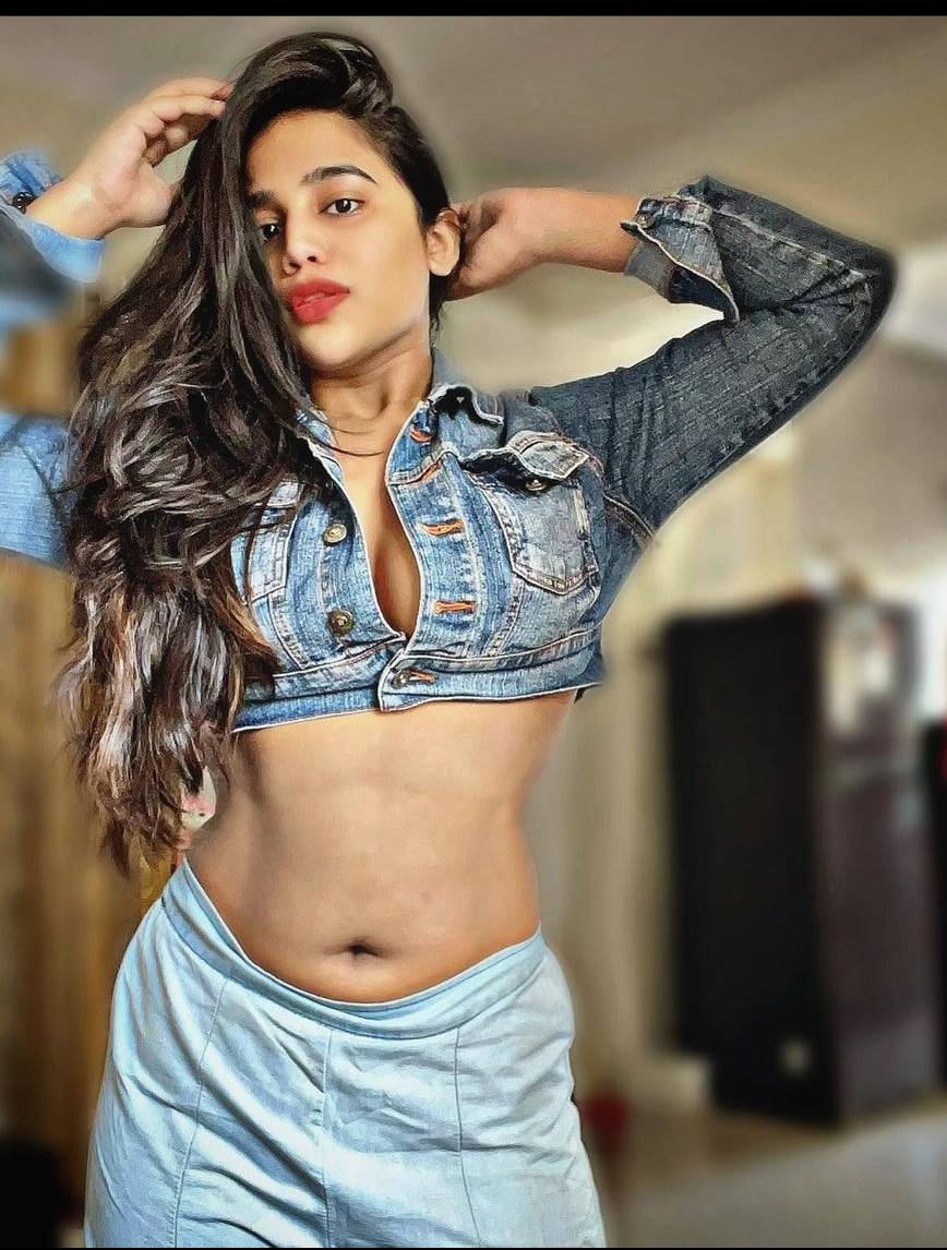 Awesome belly of Akansha Ambrosia | Scrolller