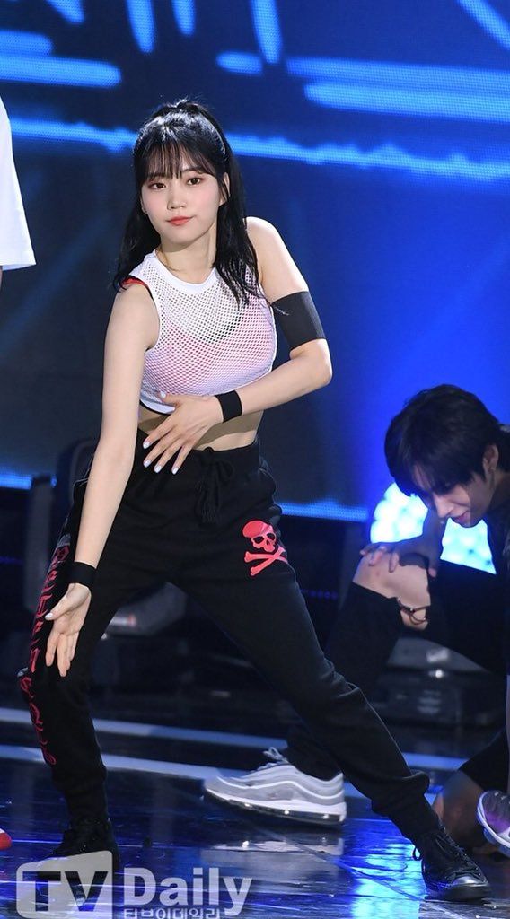 Awesome Jueun | Scrolller