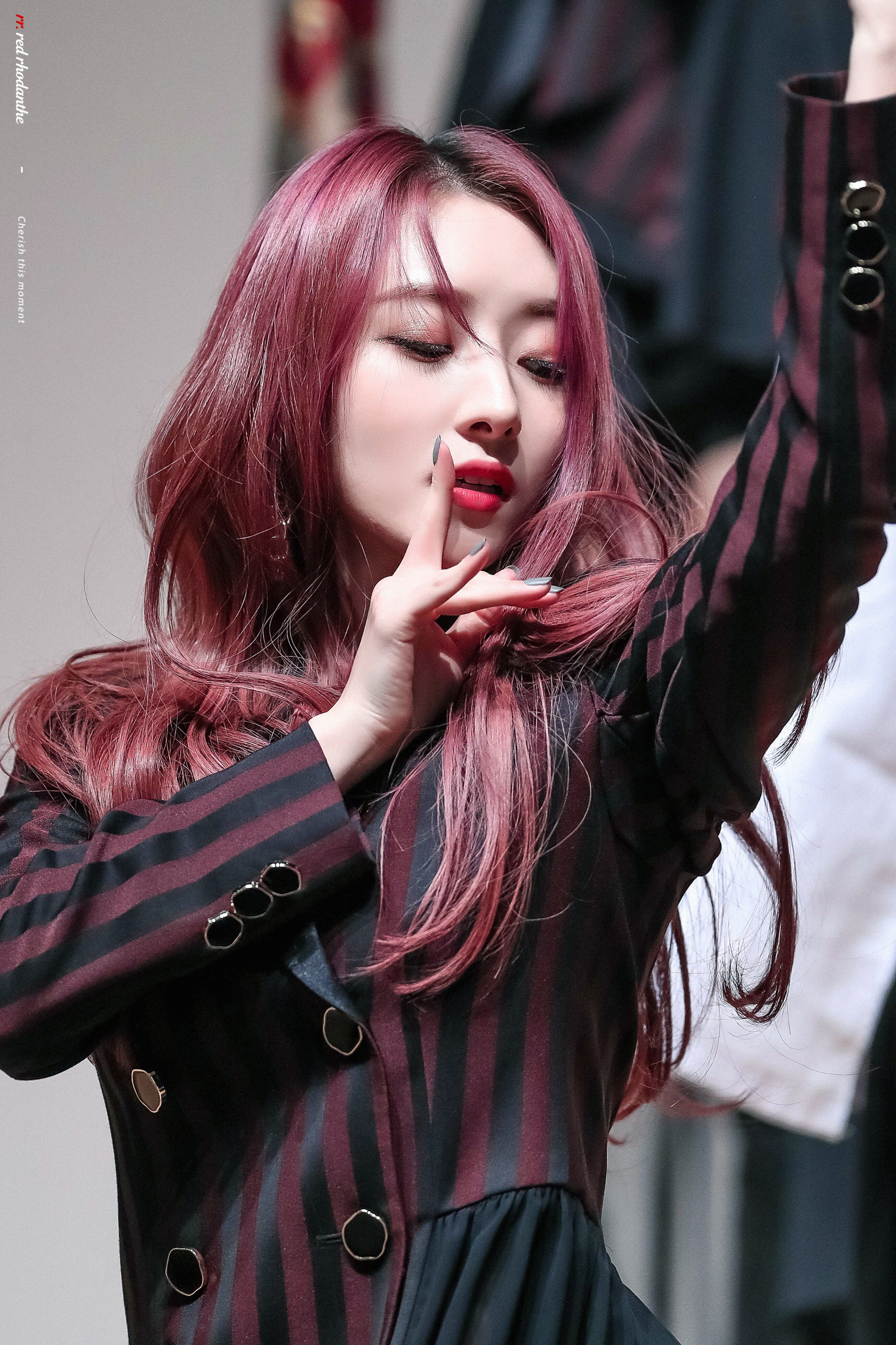Awesome SuA | Scrolller