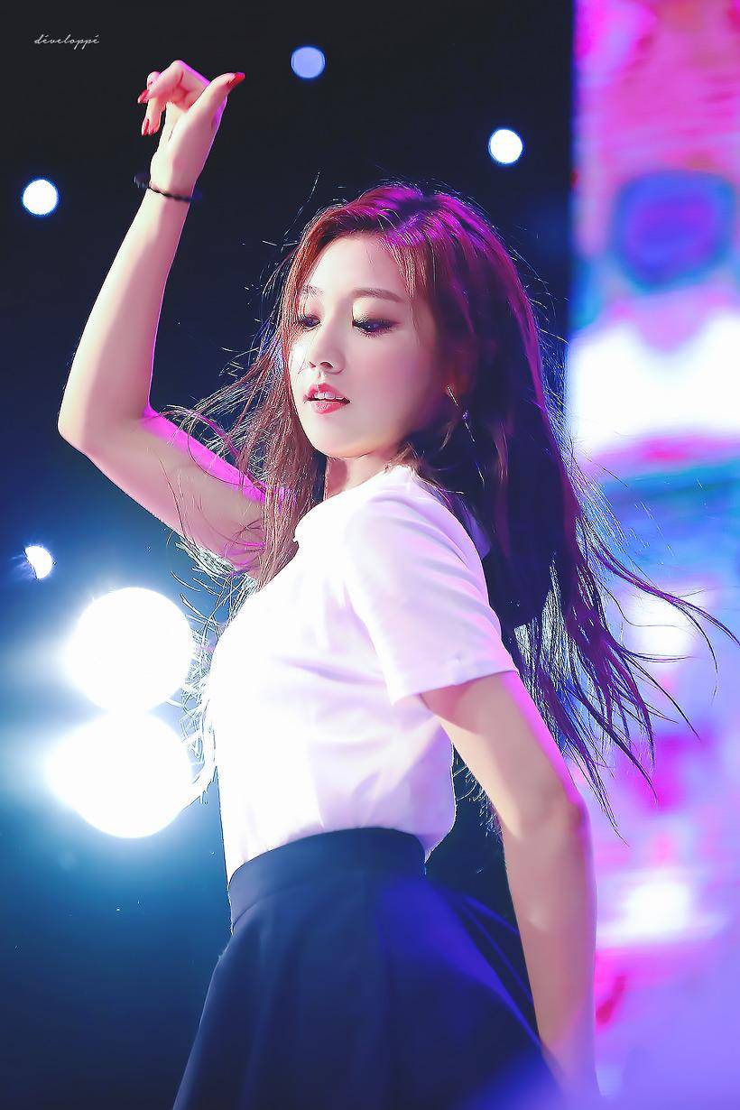 Awesome Yein | Scrolller