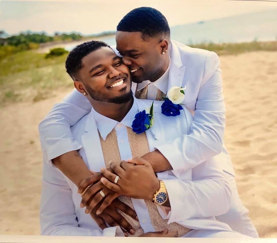 Aww guys | Scrolller