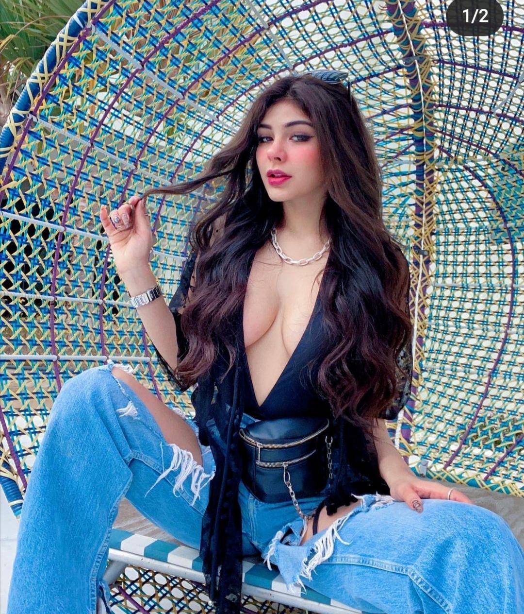 Aylin Criss y sus tetotas | Scrolller