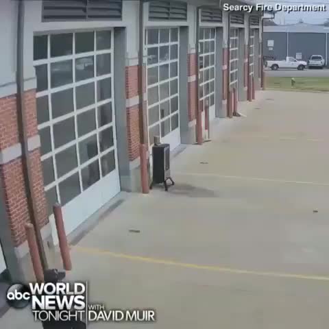 Baby stops breathing - fireman comes to the rescue | Scrolller