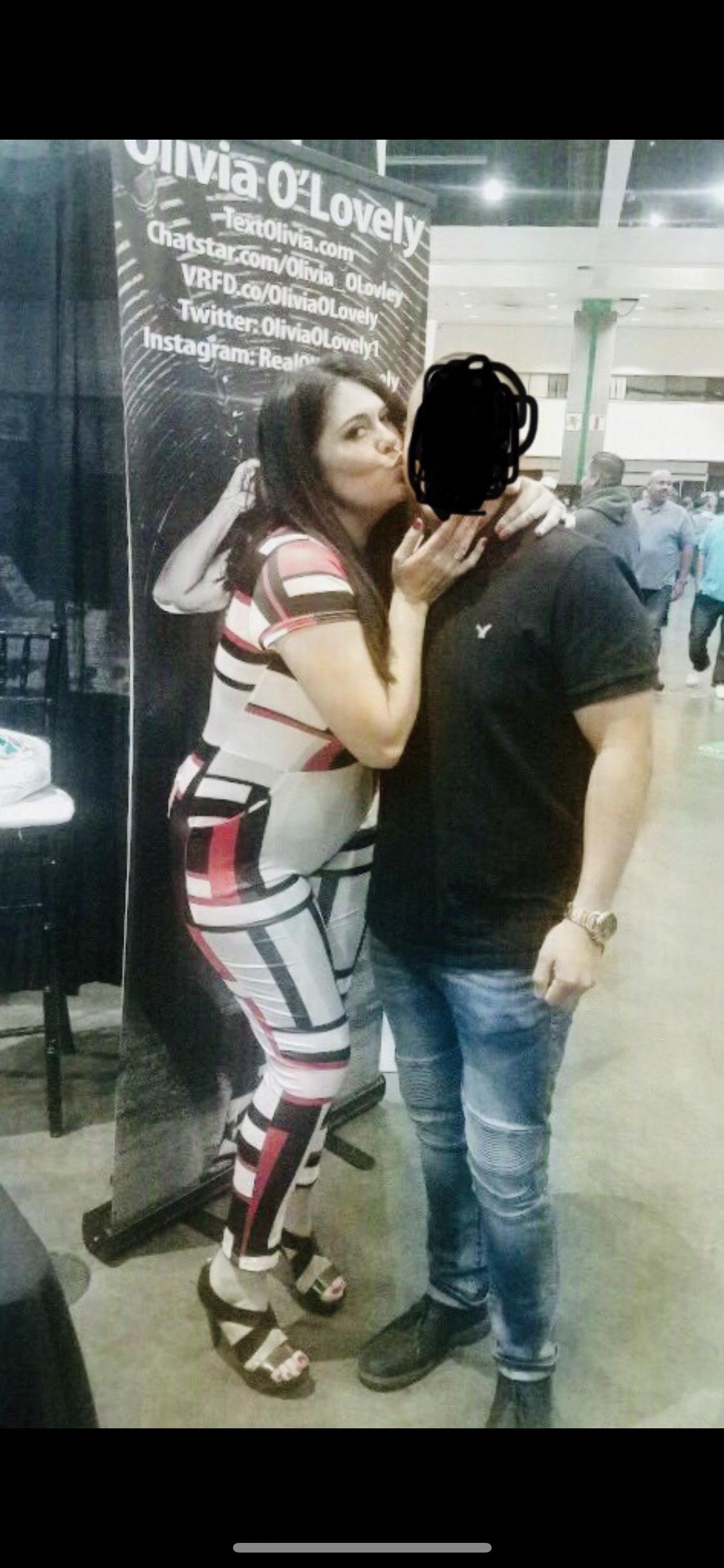 Back in 2017 when I met Olivia at AdultCon in LA. Who else has pics with her? | Scrolller