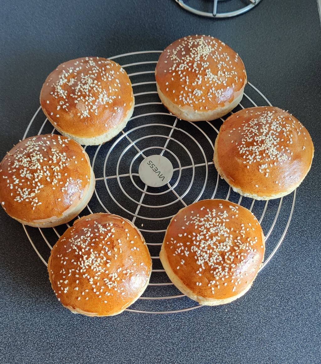 Backfrische Brioche-Burger-Buns | Scrolller
