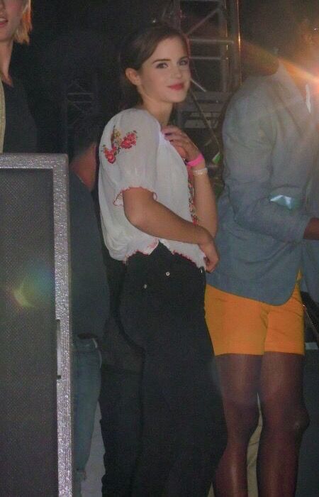 Backstage | Scrolller