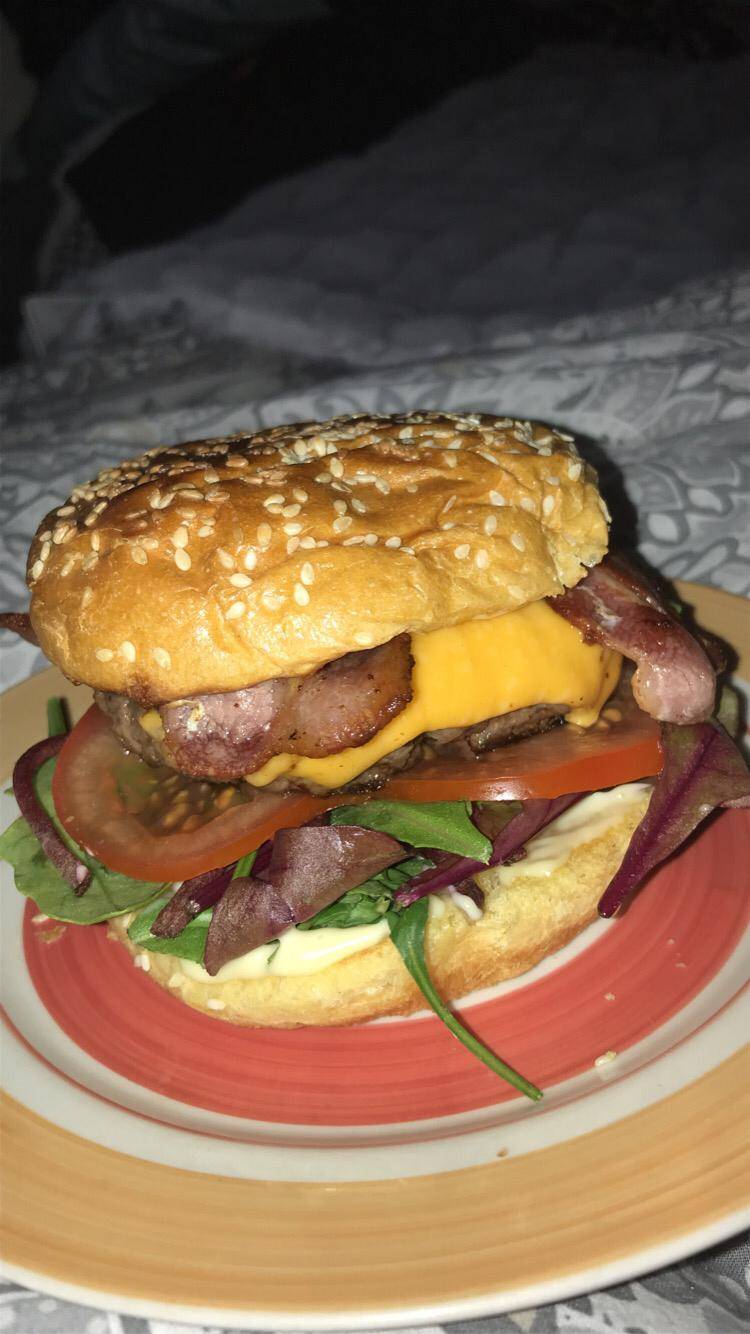 Bacon cheese burger | Scrolller
