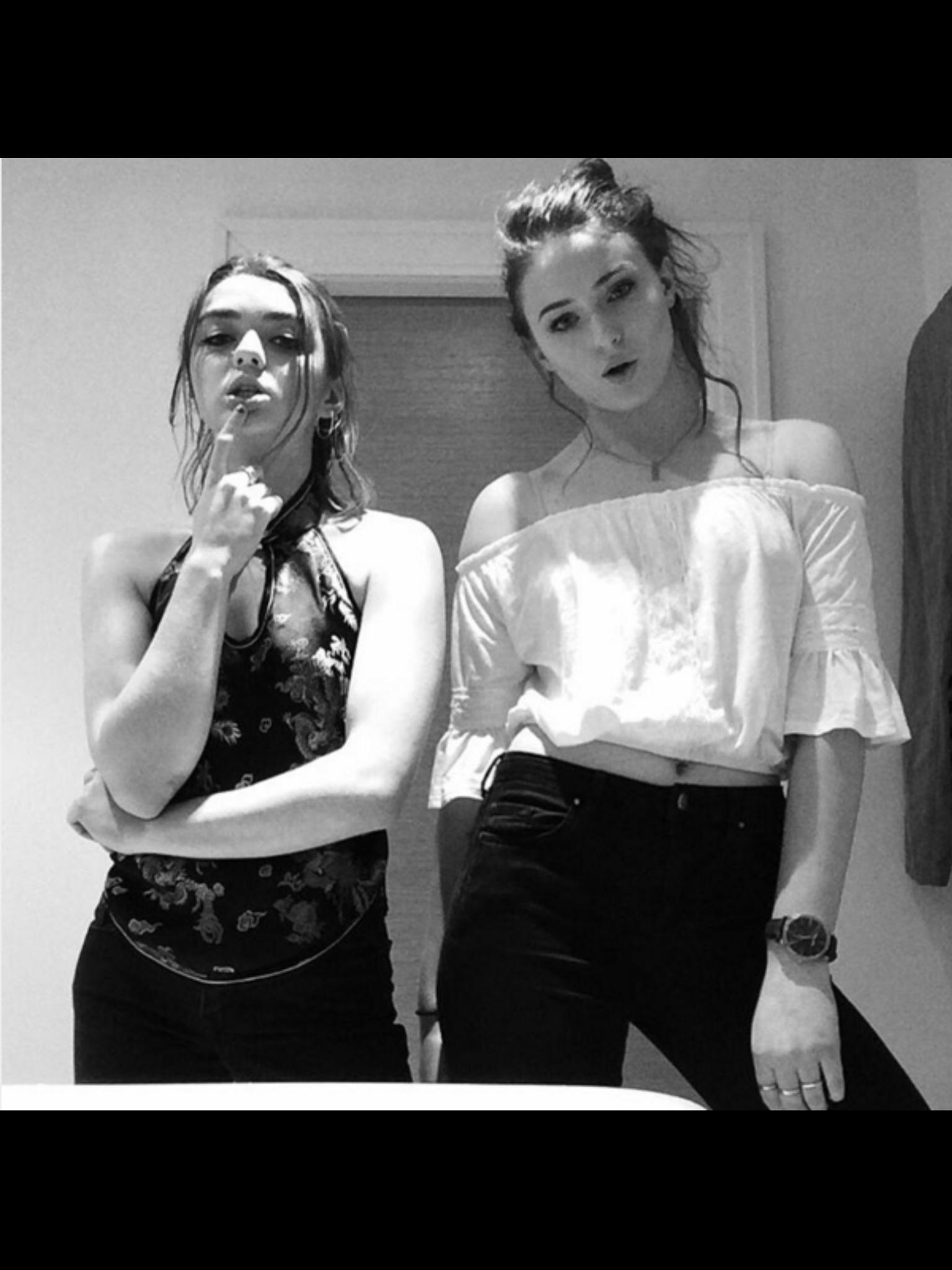 Bad Girls Scrolller