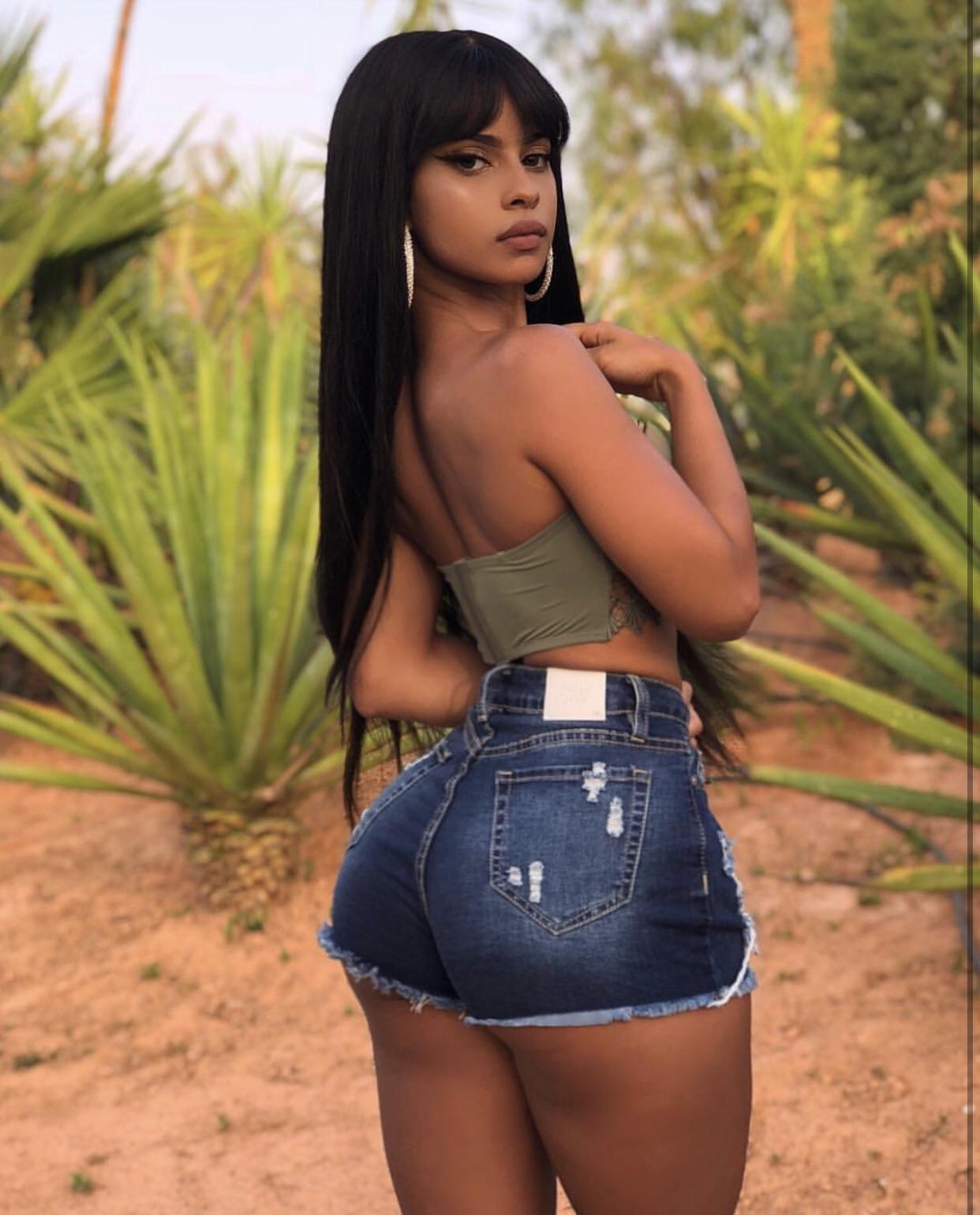 Bangs and a phat ass | Scrolller