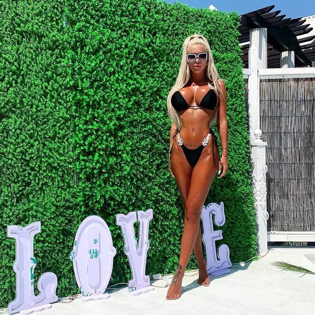 Barbie Bimbo | Scrolller