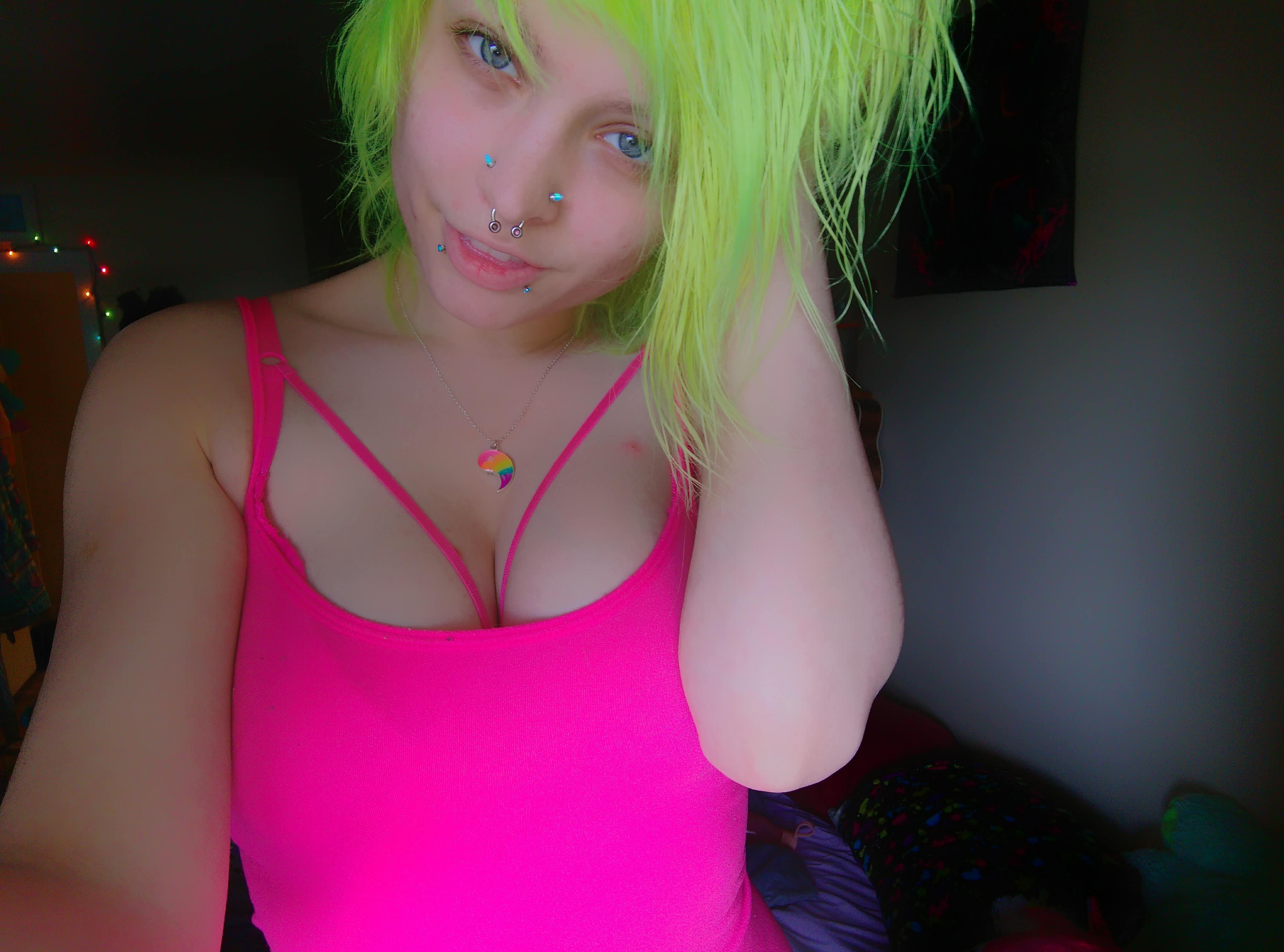 Bare face 🙈💖 | Scrolller