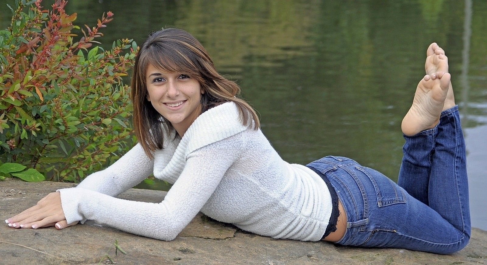 Bare Feet and Jeans | Scrolller