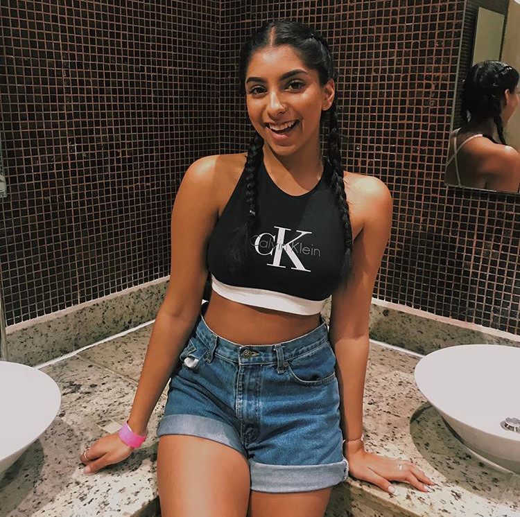 Bathroom break | Scrolller