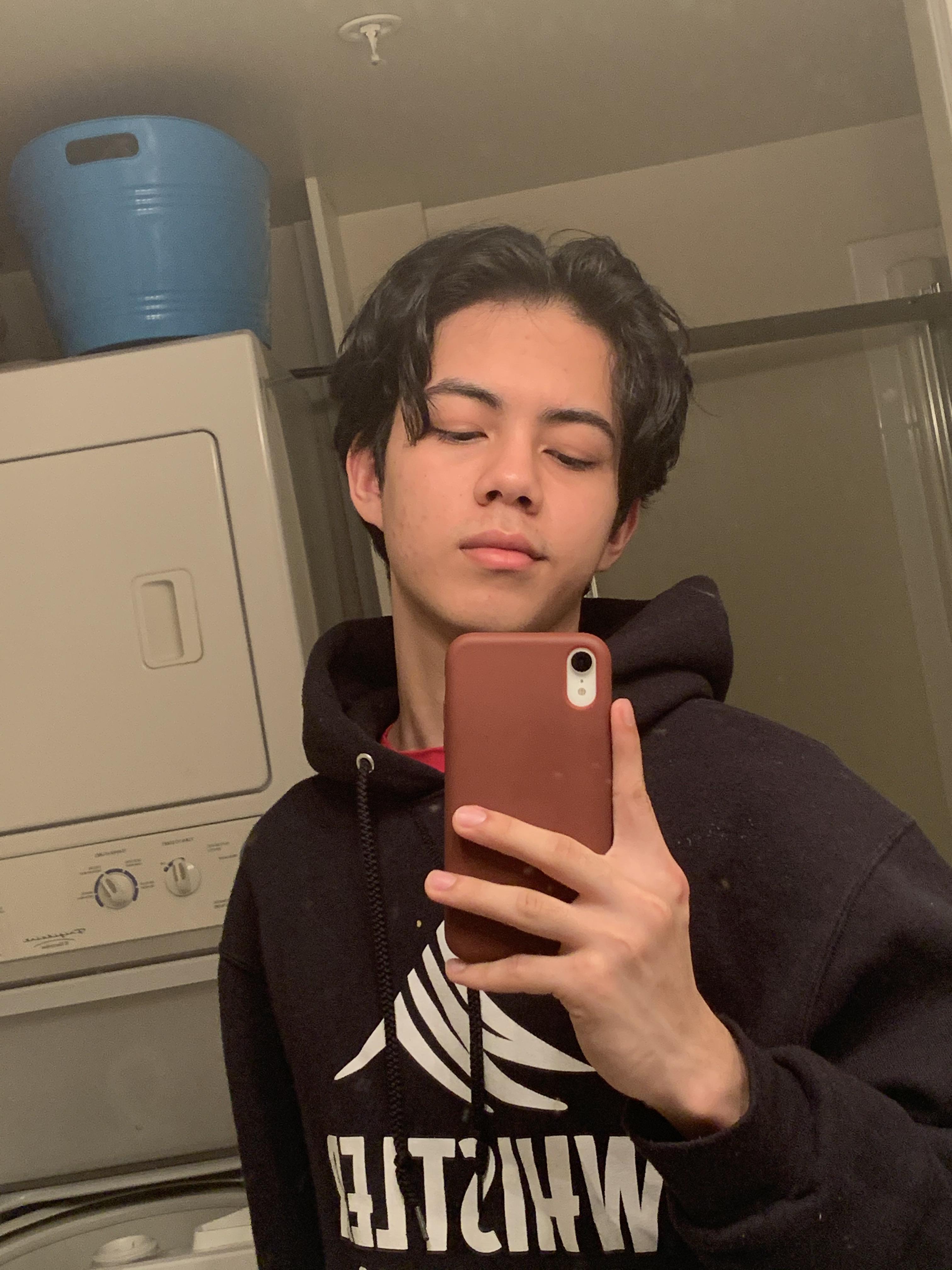 Bathroom selfies are the move lol | Scrolller