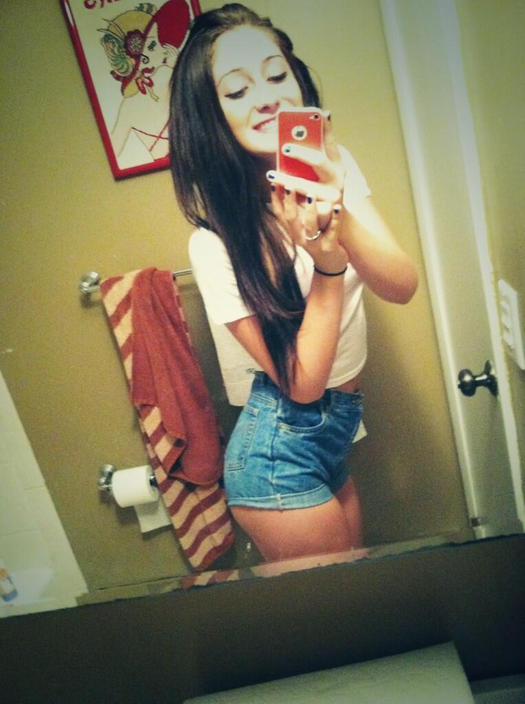 Bathroom Shot | Scrolller