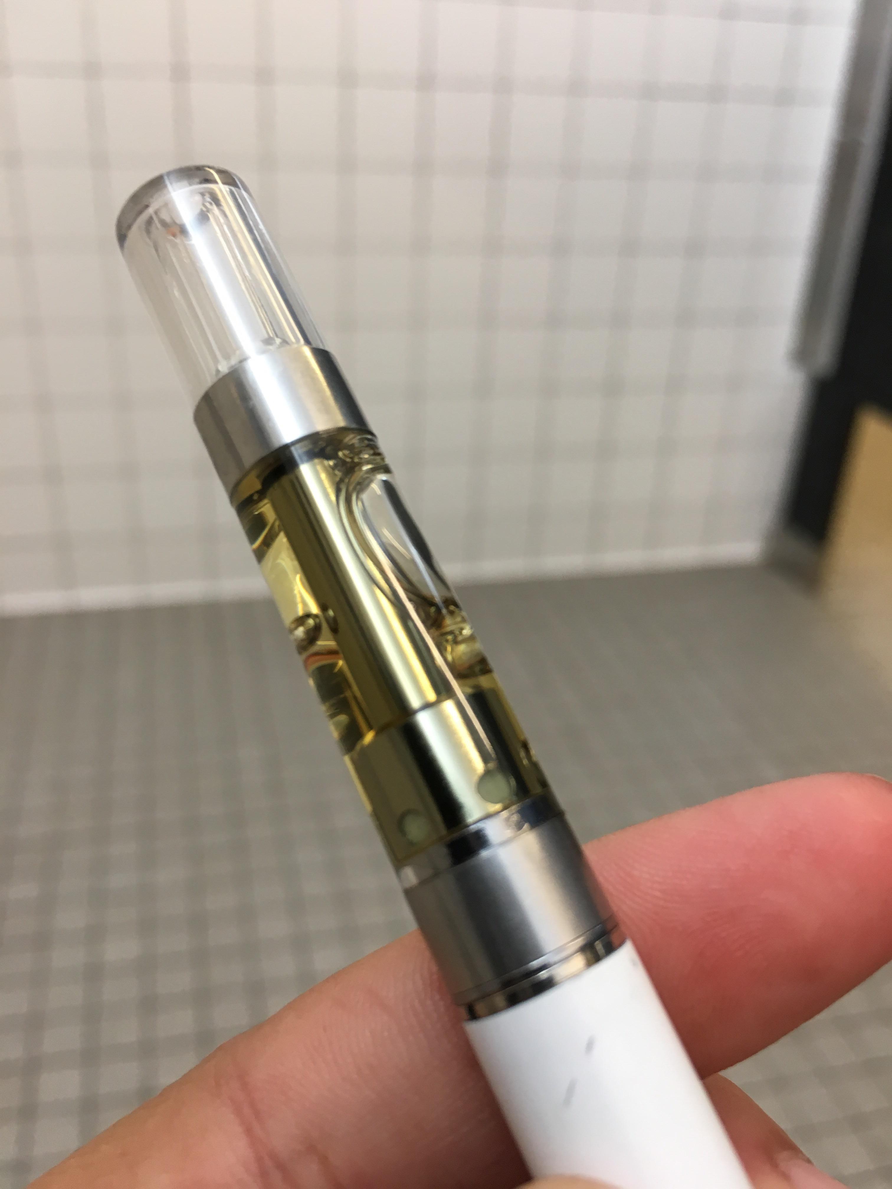 Bathroom smoke sesh 🔥 | Scrolller