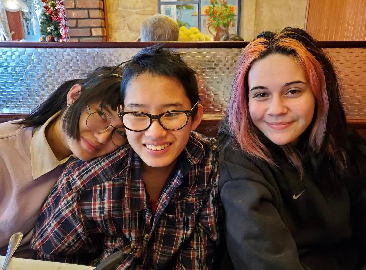 Bea and sisters😊 | Scrolller