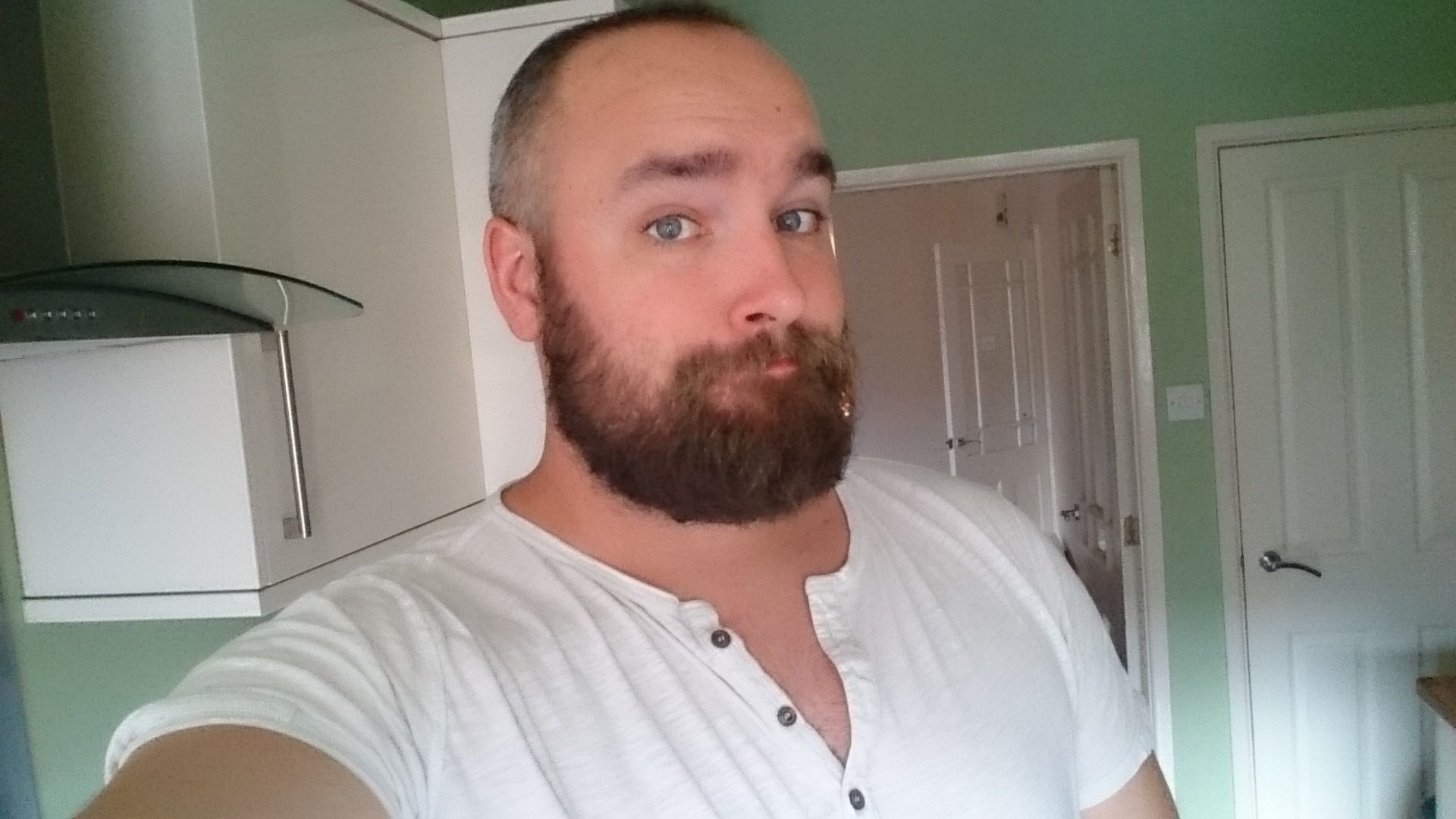 Beard getting floofy for pride | Scrolller