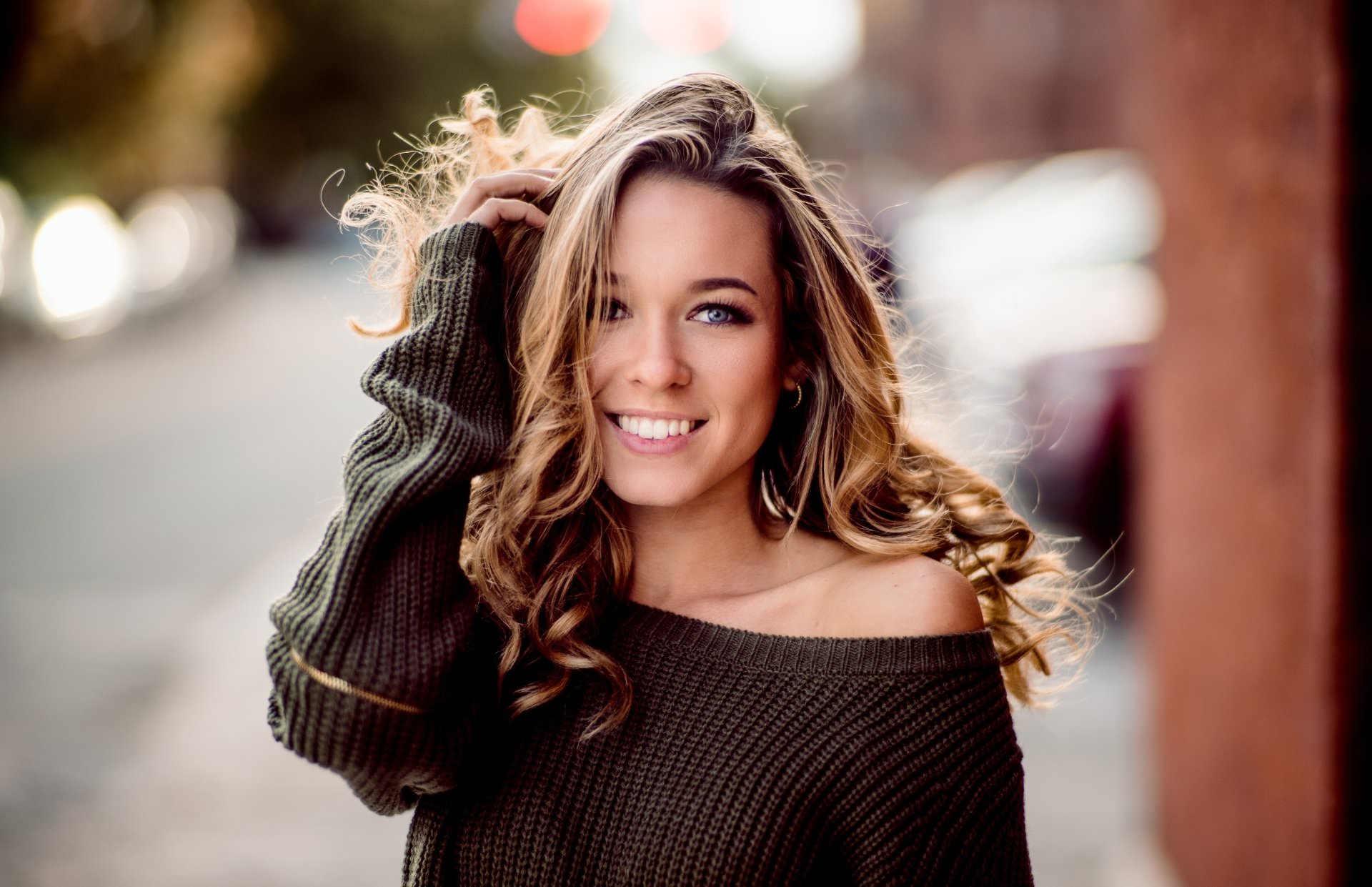 Beautiful blue eyed girl smiling | Scrolller