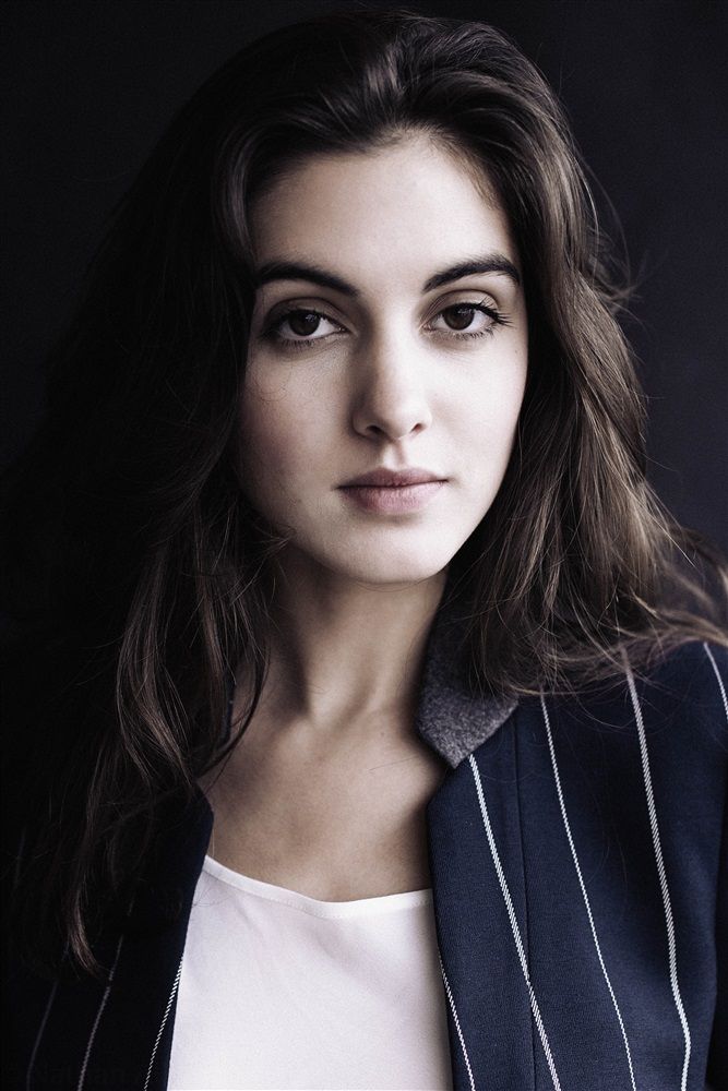 Claire Chust | Scrolller