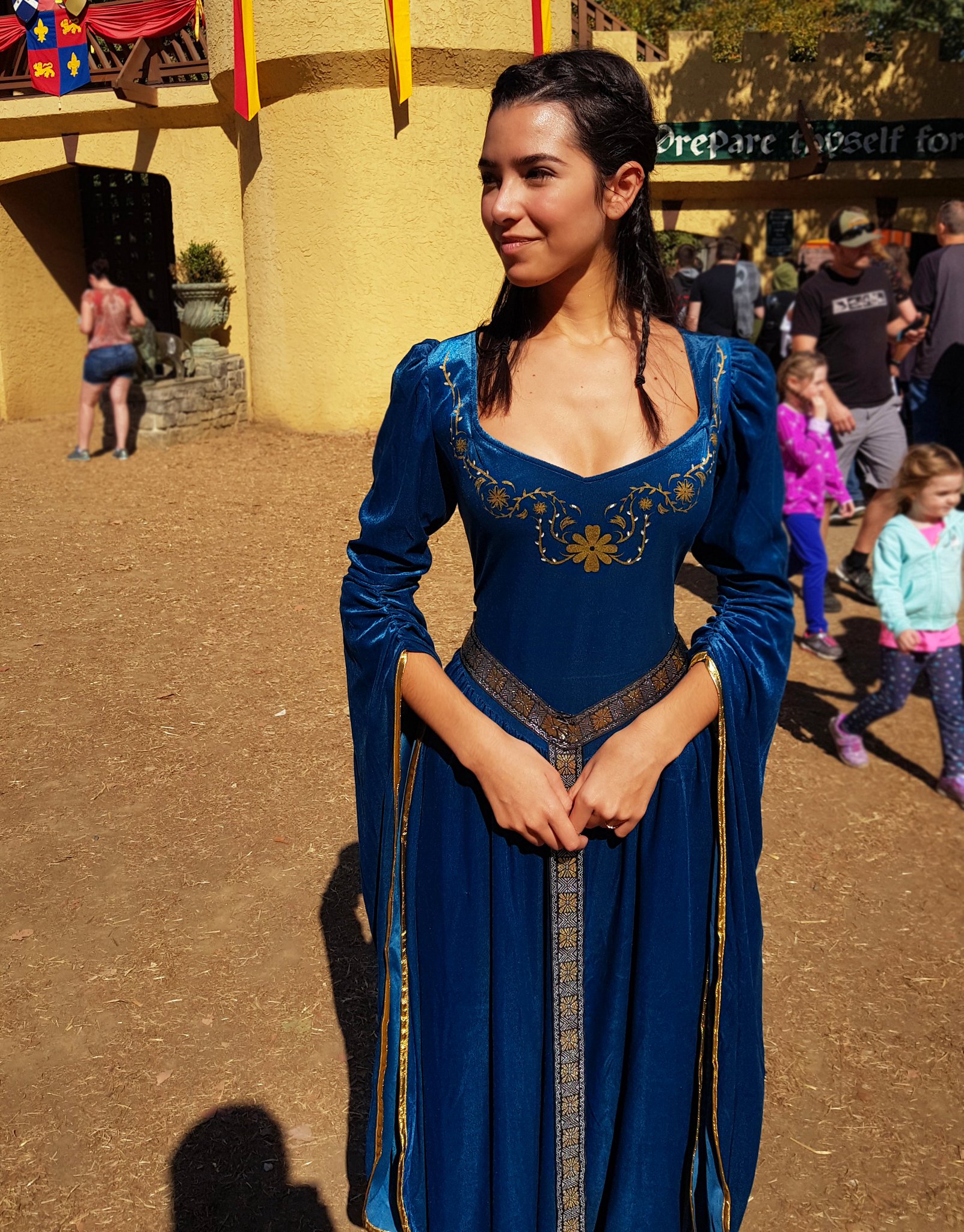 Beautiful dressed as a royal queen | Scrolller